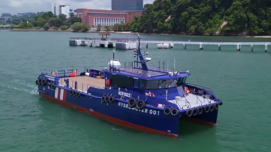 Electric Incat Hydromover 2.0 vessel begins cargo delivery to ships in ...
