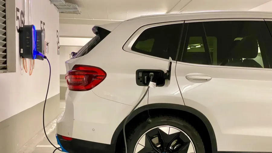LTA slashes PARF rebate cap to $30,000 amidst EV push | Singapore ...
