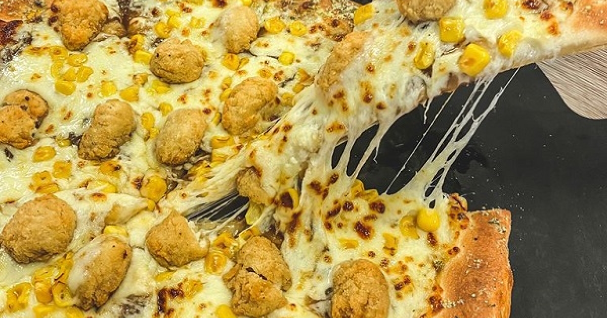 KFC, Pizza Hut team up to introduce new Popcorn Chicken Pizza | QSR ...