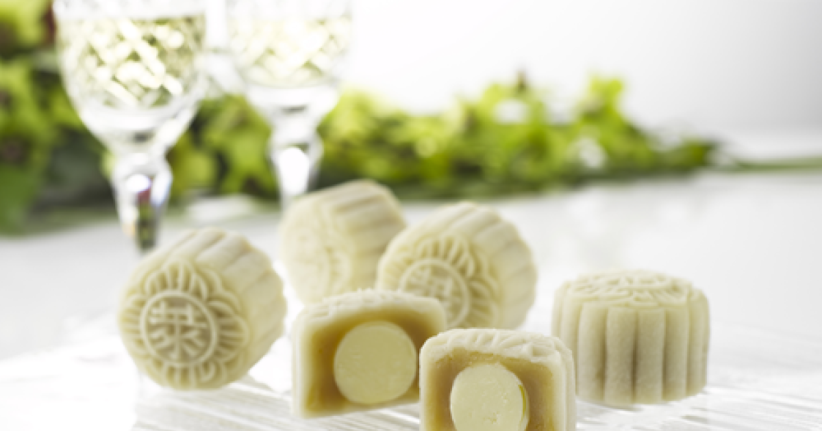 Signature mooncakes offered at Raffles Hotel Mooncake Shop | Singapore ...