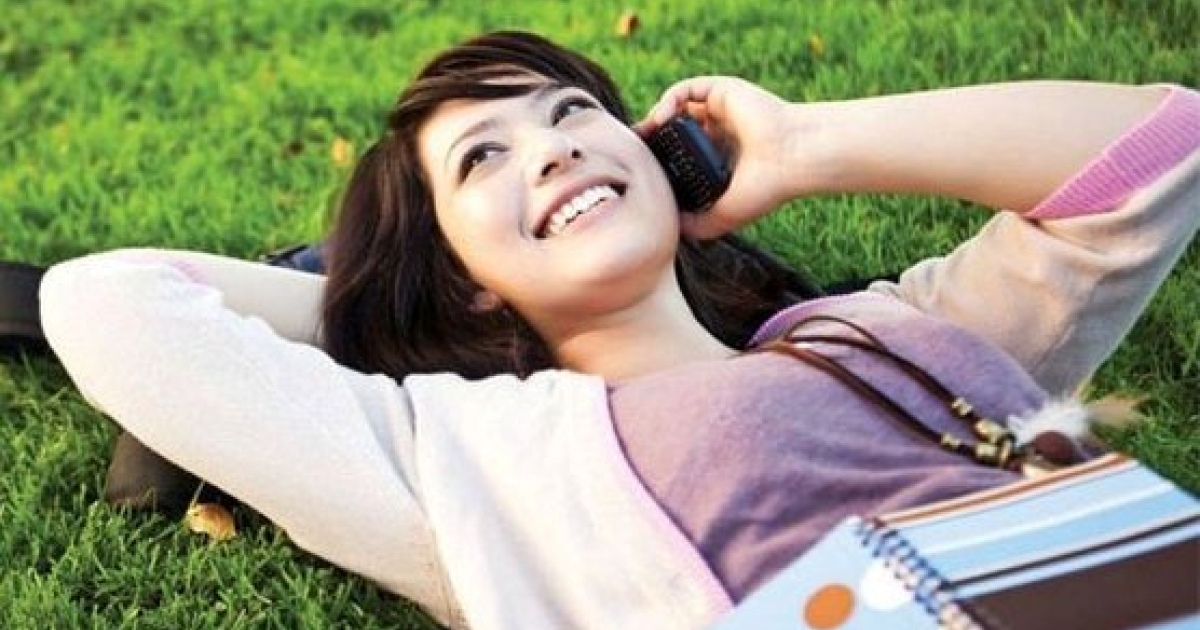 SingTel unveils 150Mbps 4G smartphone in Singapore | Singapore Business ...