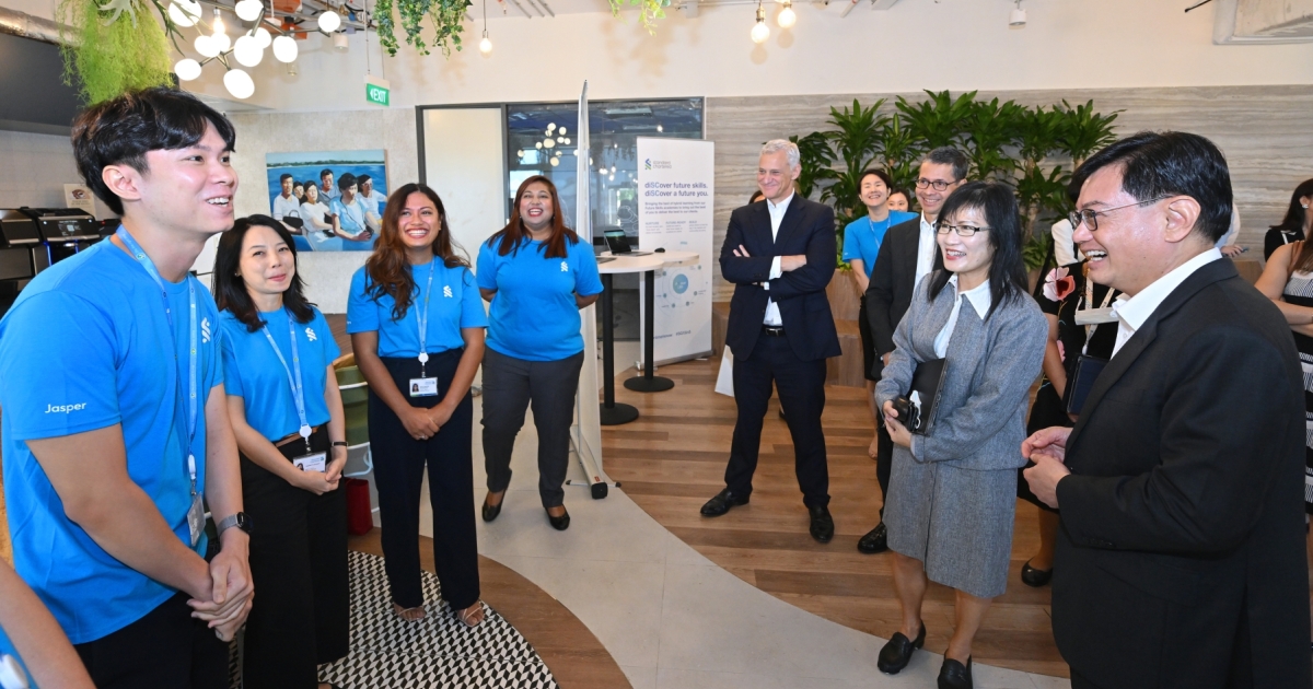 Standard Chartered upskills 8,000 Singapore employees through diSCover ...