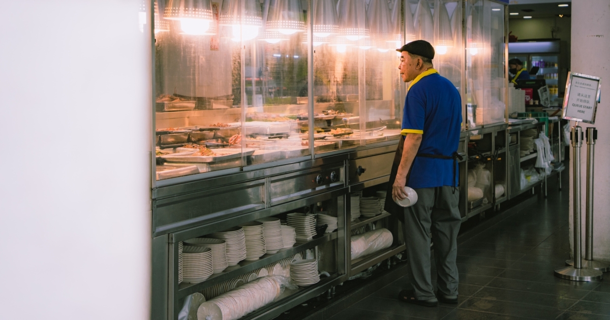 Singapore food service workers get 19% pay bump | QSR Media Asia