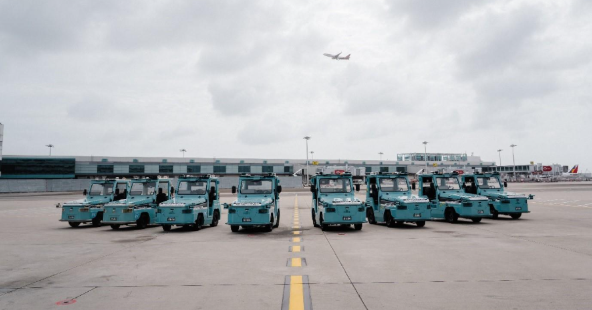 Changi Airport deploys first fleet of fully driverless baggage tractors ...