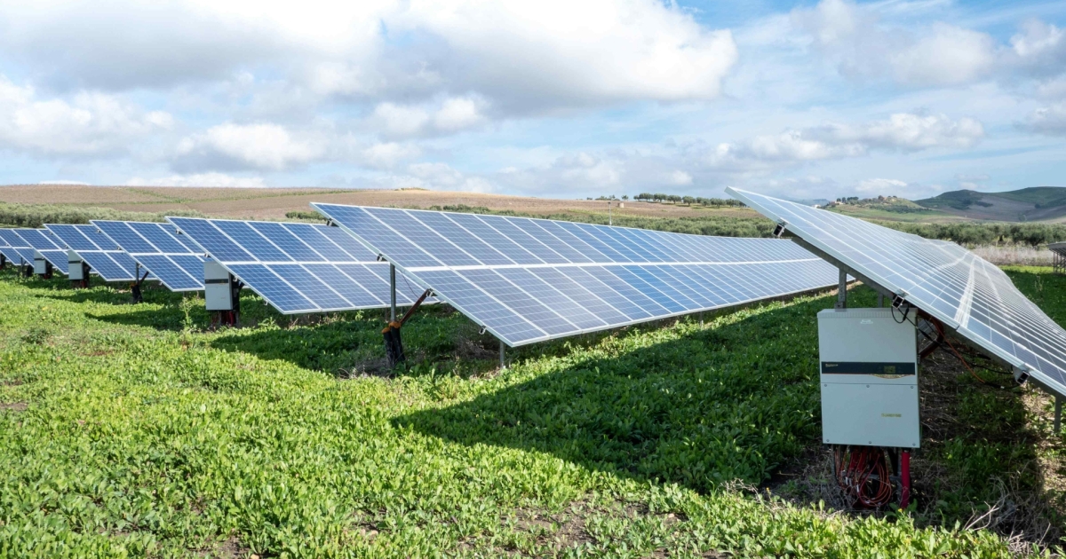 Singapore raises 2030 solar target to 3 GWp after early success ...